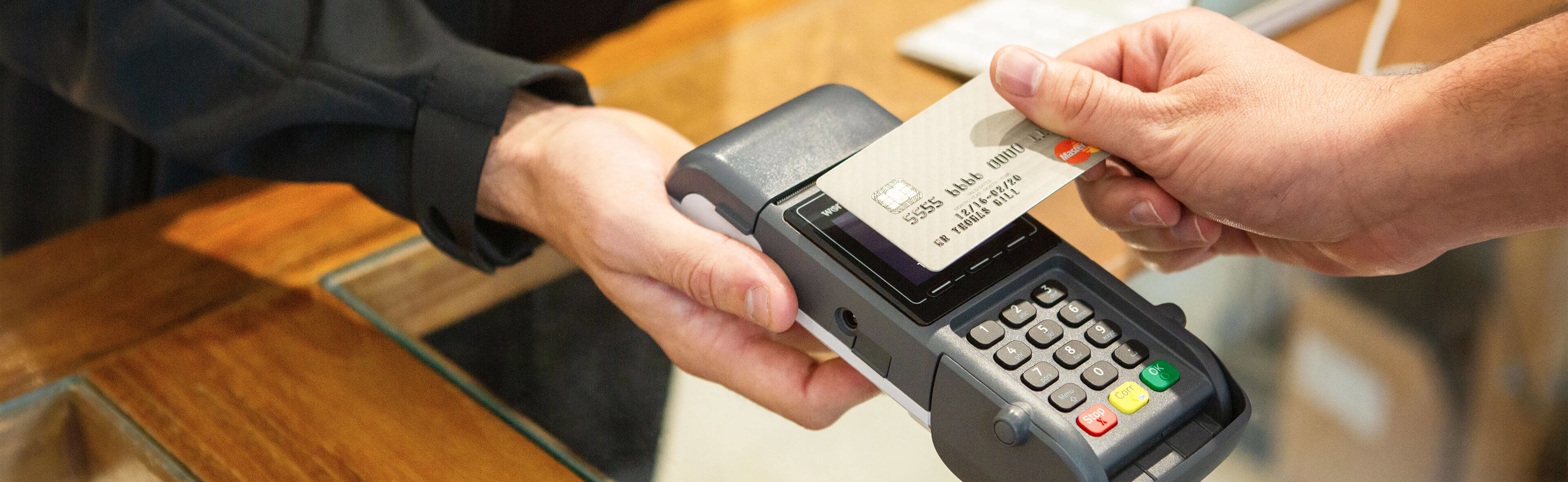 EFTPOS, eCommerce & banking for vets, trades, beauty | Tyro